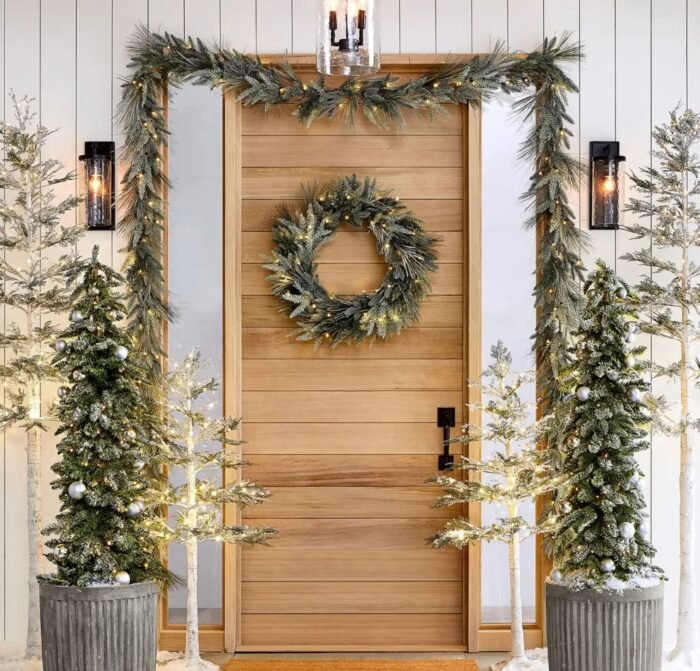 Home Alone Door Decoration Guide: Easy and Creative Holiday Themes