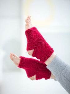 Free crochet Stirrup Socks pattern - BePatterns