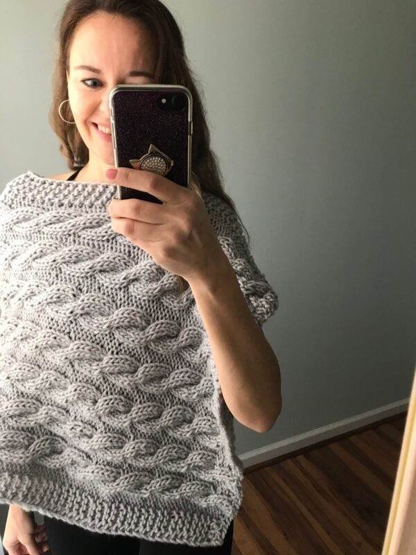 Knitting Cable Capelet - BePatterns