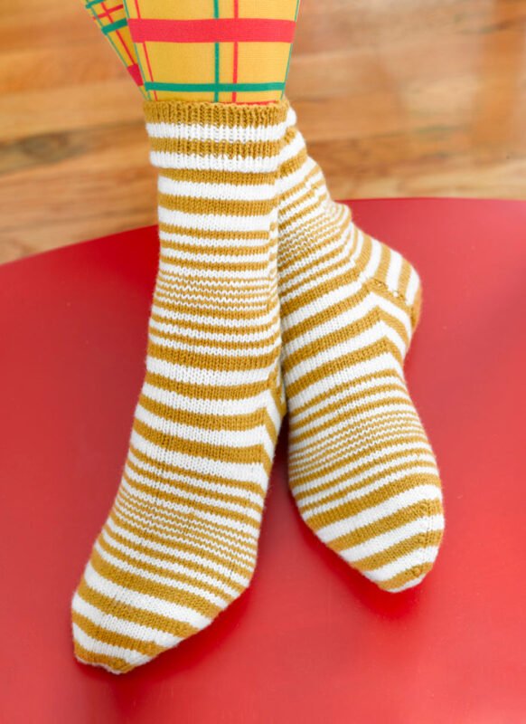 Free crochet Simple Striped Socks patterns - BePatterns